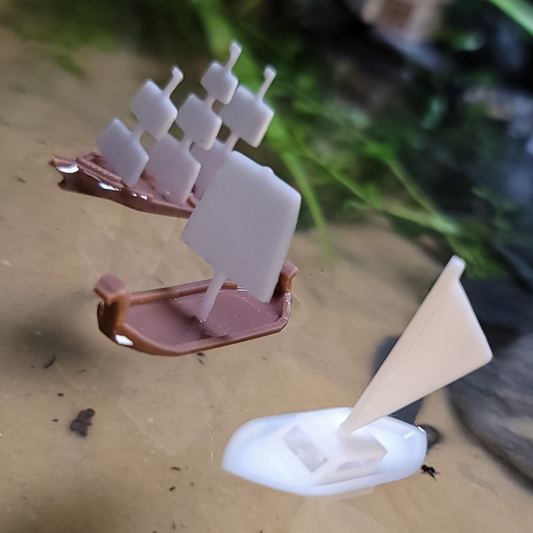 Floating Nano Boats For Fish Tanks | Bantam.Earth