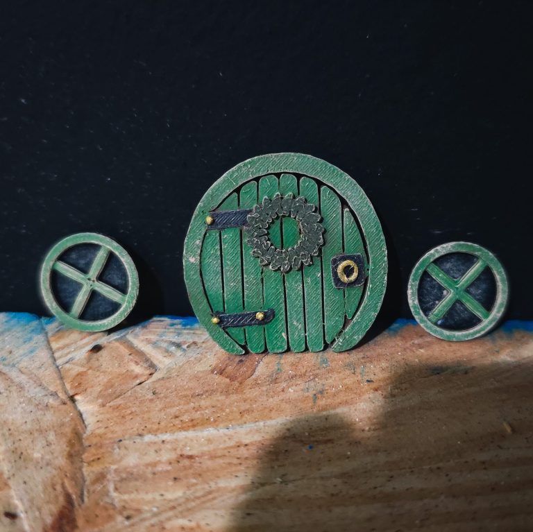 Round Hobbit Fairy Door Set - Terrarium Decor | Bantam.Earth